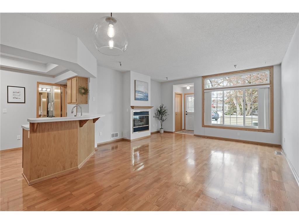 18121 Settlers Way, Eden Prairie, MN 55347 - Townhome Rentals in Eden ...