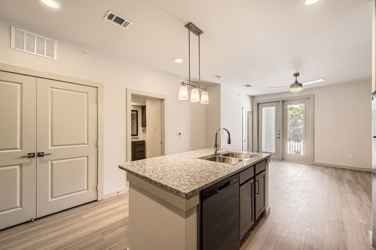 Heritage Estates at Edmonds - 1727 S Edmonds Ln Lewisville, TX 75067 ...