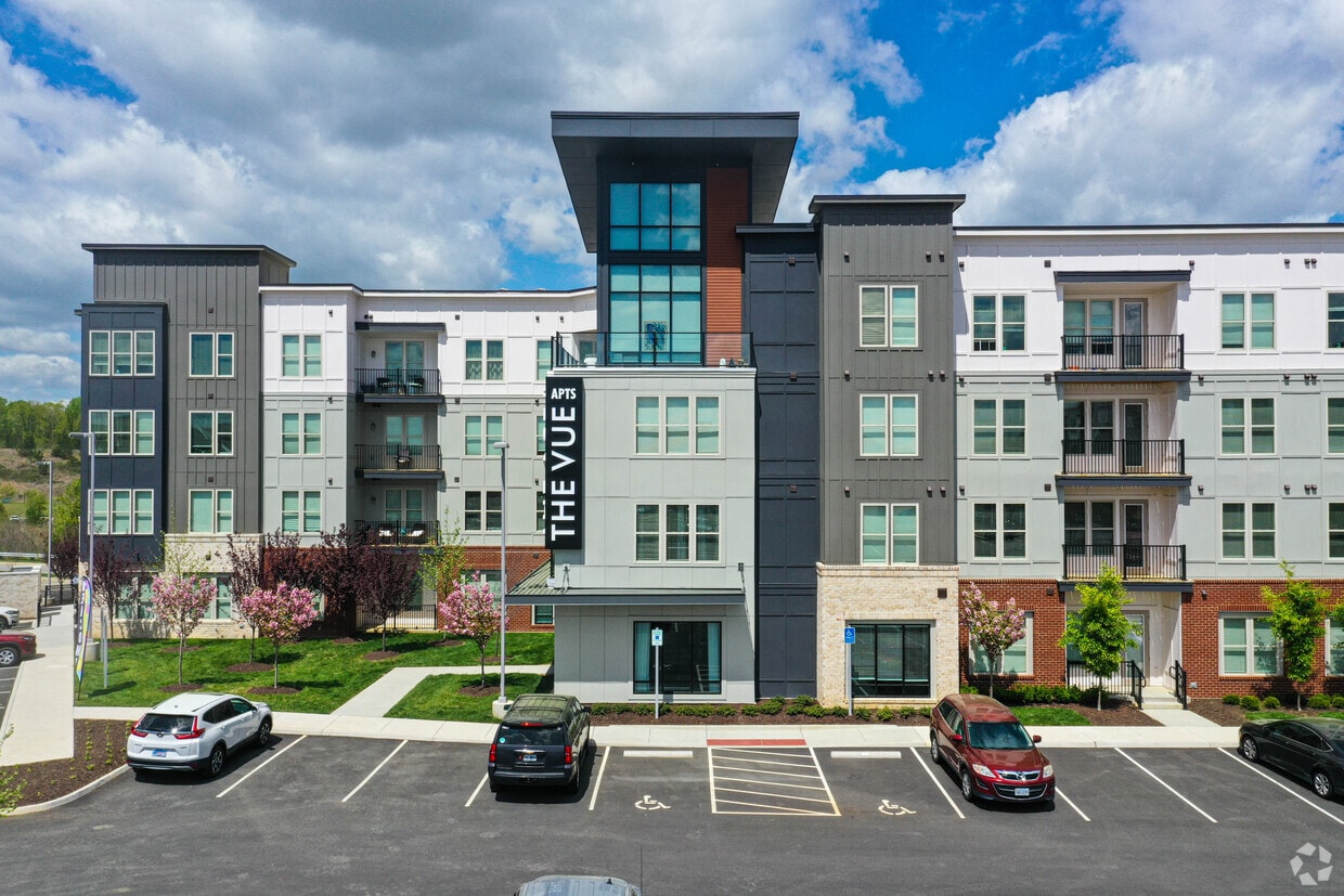The Vue at Westchester Commons - 450 Perimeter Dr Midlothian, VA 23113 ...