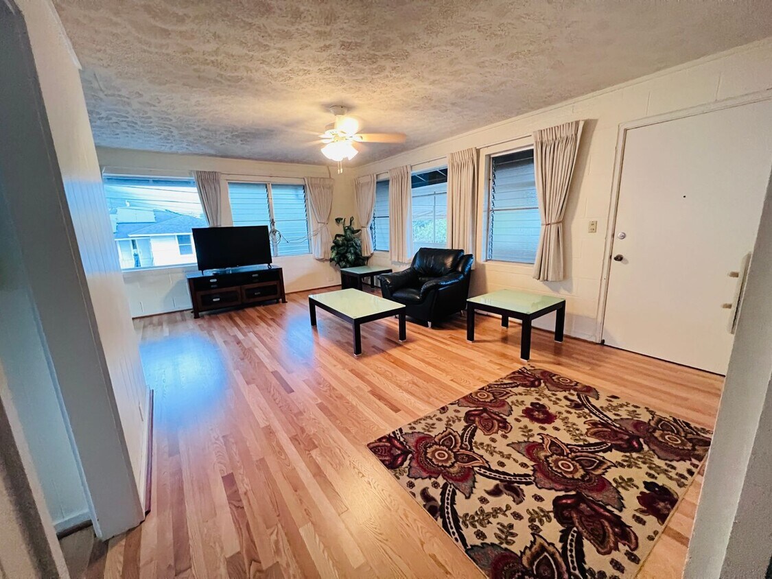 3229 Ahinahina Pl Unit B (Upstairs), Honolulu, HI 96816 - Room for Rent ...