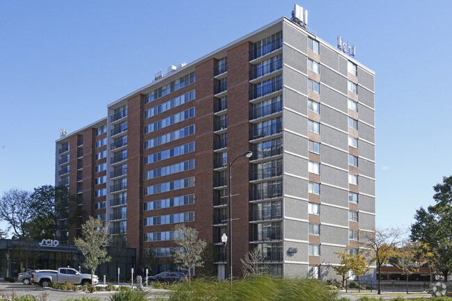 SCIO AT THE MEDICAL DISTRICT Apartments - Chicago, IL | Apartments.com