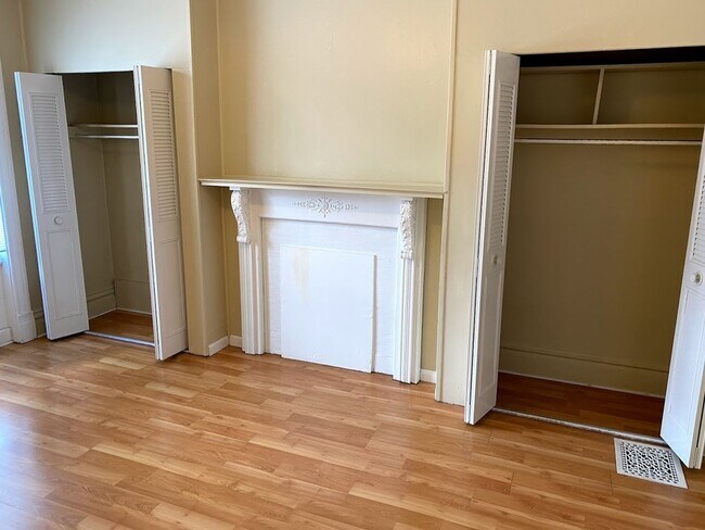 5526 Howe St Unit 1st Floor, Pittsburgh, PA 15232 - Room for Rent in ...