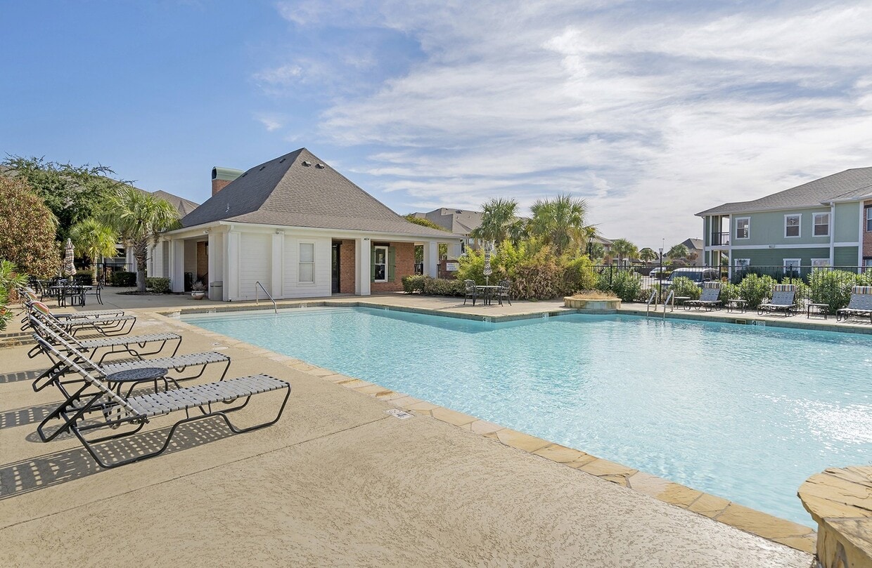 Reflections of Island Park Apartments - 2600 Celebration Cove ...