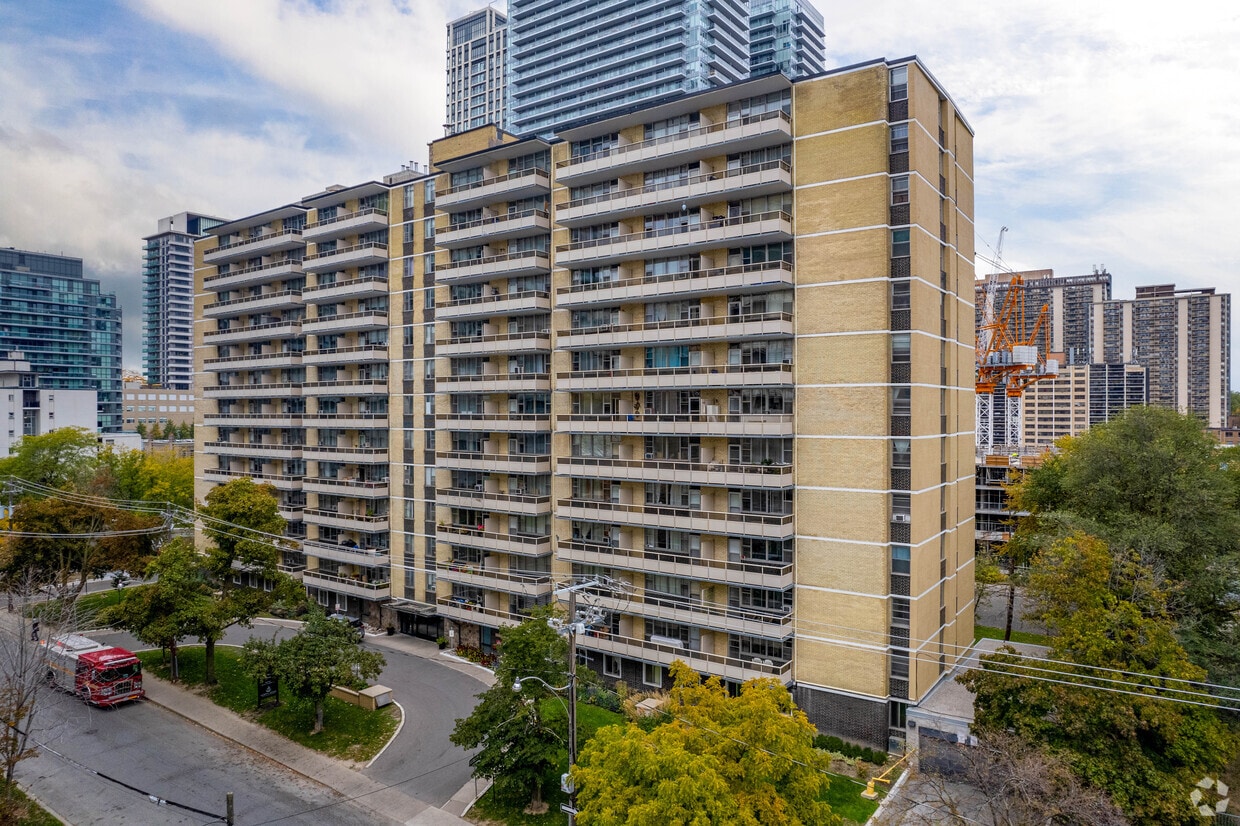 200 Roehampton Apartments - 200 Roehampton Ave Toronto, ON | Apartments.com
