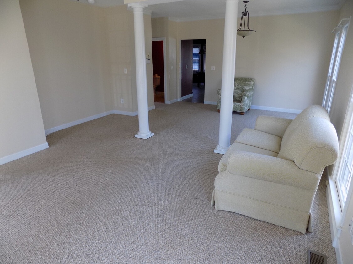7267 Sallie Collins Dr Unit House, Ruther Glen, VA 22546 - Room for ...