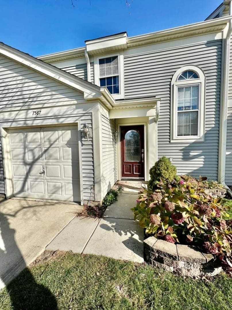 7567 Waterford Dr, Hanover Park, IL 60133 - Townhome Rentals in Hanover ...