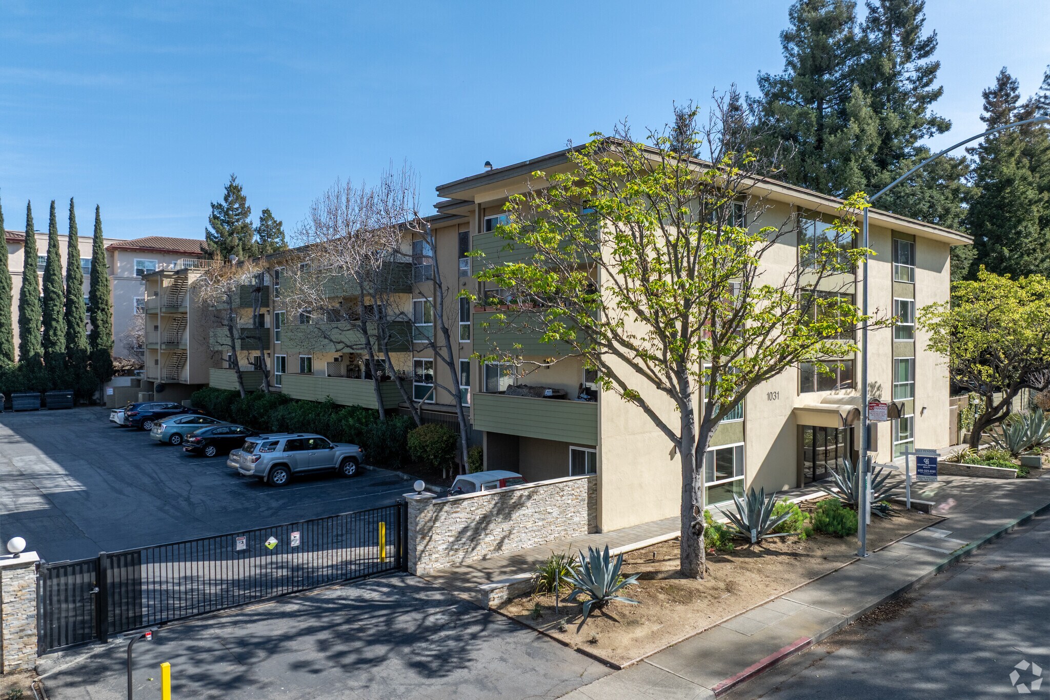 Crestview Apartments - 1031 Crestview Dr Mountain View, CA 94040 ...