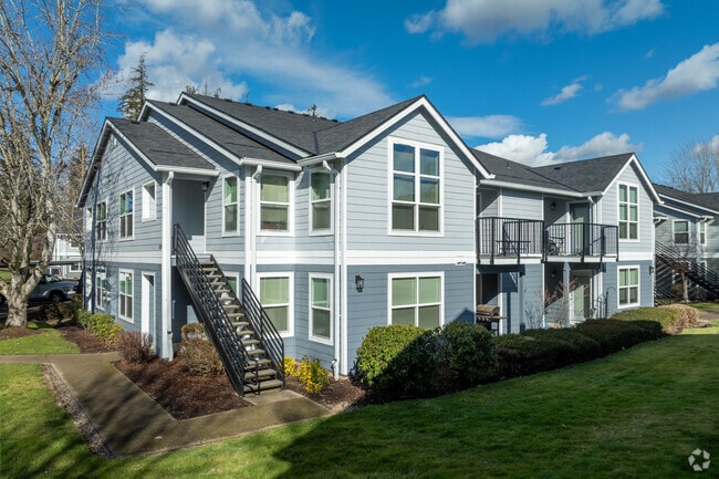 Hidden Creek Estates Apartments for Rent with a Walk-In Closet - Keizer ...