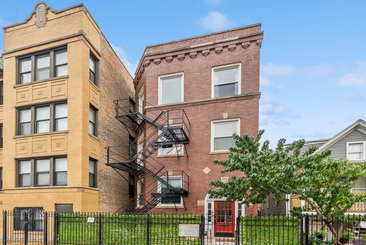 3007 W Lyndale St, Chicago, IL 60647 - House Rental in Chicago, IL ...