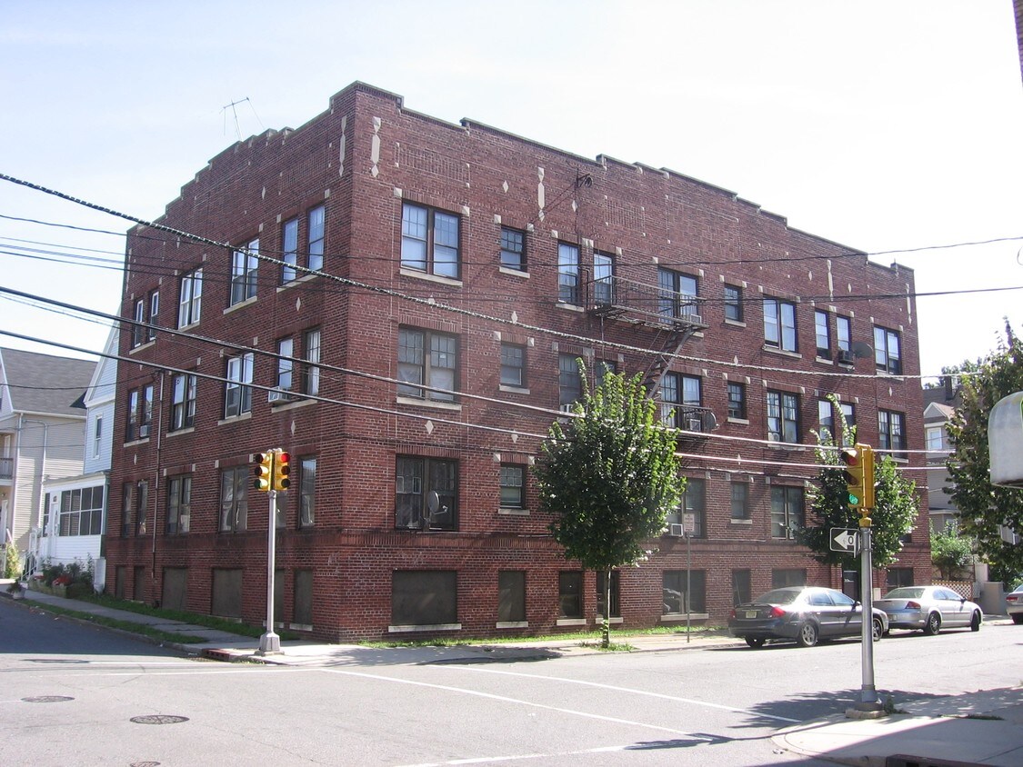 934 Hunterdon St, Newark, NJ 07112 - 934 Hunterdon St Newark, NJ 07112 | Apartments.com