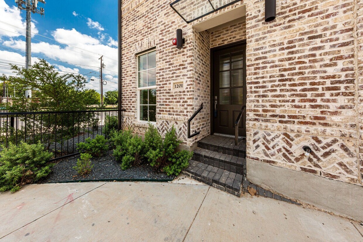 1201 Shore District Dr Unit 1201 Shore District, Austin, TX 78741 ...