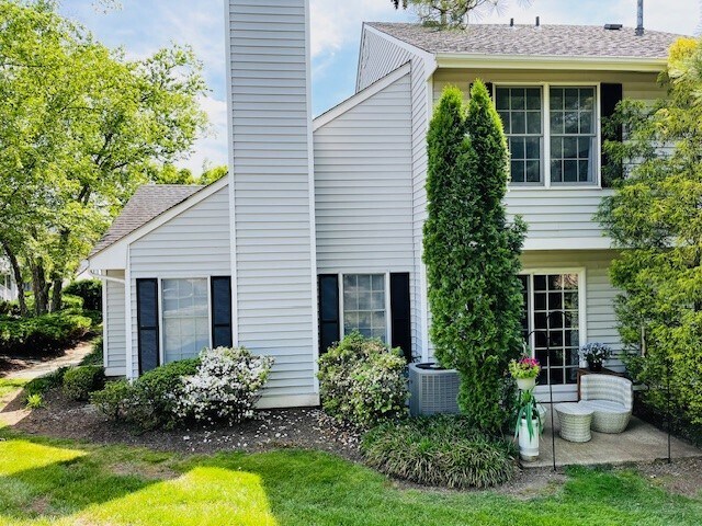 164 Milkweed Ct, Three Bridges, NJ 08887 - Townhome Rentals in Three ...