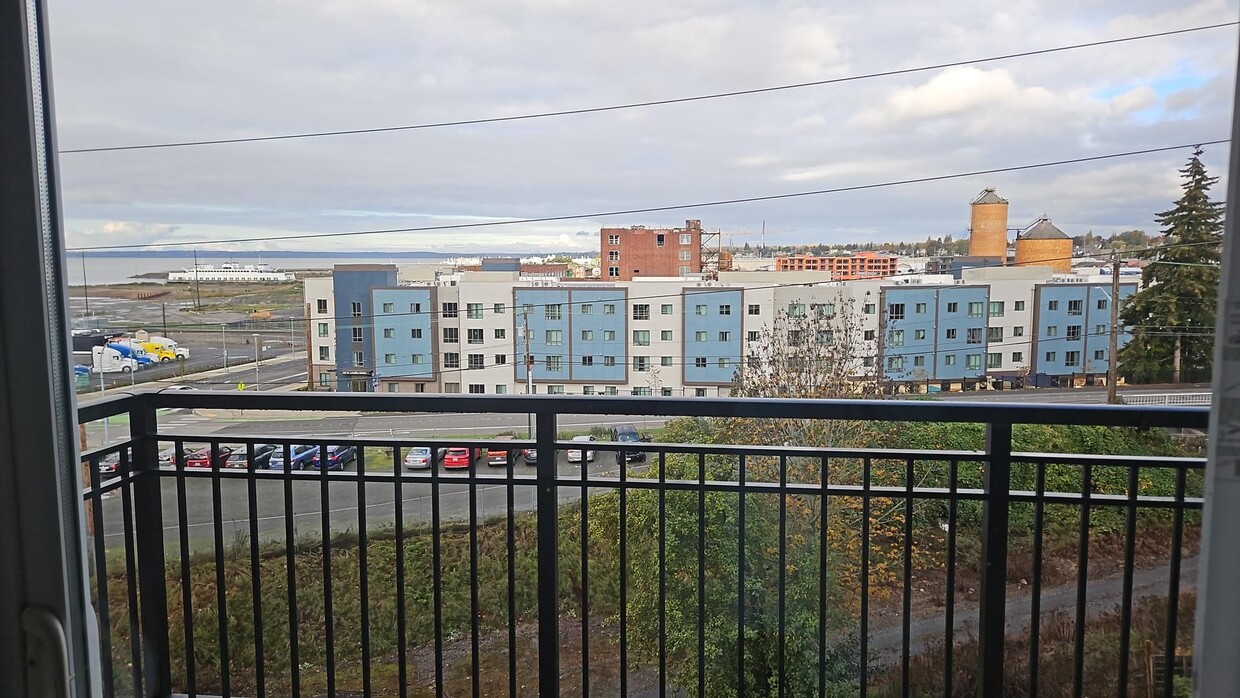 1015 Railroad Ave, Bellingham, WA 98225 - Condo for Rent in Bellingham ...