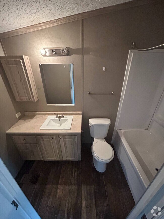 Clover Gardens Apartments for Rent with a Walk-In Closet - Columbus, GA ...