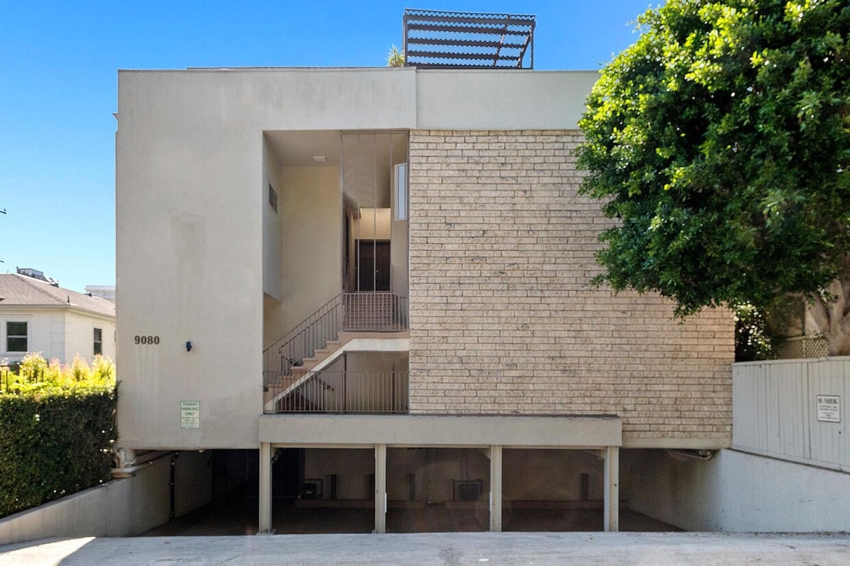 9080 Shoreham Dr Unit 1, West Hollywood, CA 90069 - Room for Rent in ...