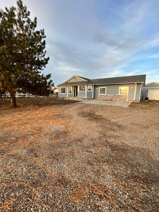 2856 Sunset Strip, Mountain Home, ID 83647 - House Rental in Mountain ...