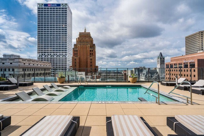 7SEVENTY7 Apartments - 777 N Van Buren St Milwaukee, WI | Apartments.com