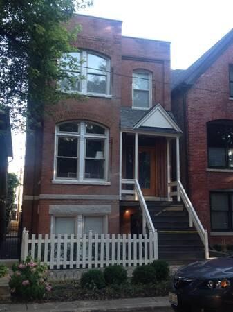 2127 W Moffat St, Chicago, IL 60647 | Apartments.com