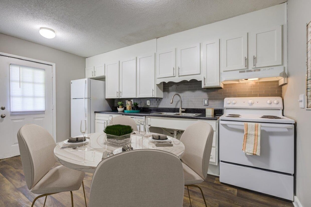 Waters Edge Apartment Homes (NC) - 100 Waterview Dr Concord, NC 28027 ...