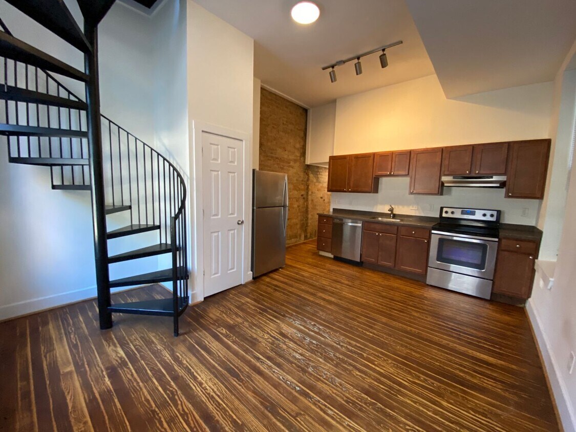 114 E 14th St Unit 1, Cincinnati, OH 45202 - Room for Rent in ...