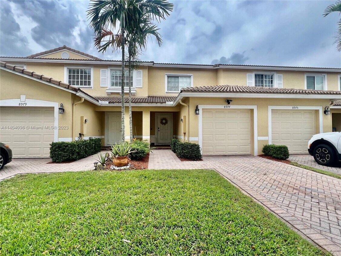 8977 Chambers St, Tamarac, FL 33321 - Townhome Rentals in Tamarac FL ...