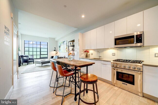 45 Sutton Square SW Unit PH11, Washington, DC 20024 - Room for Rent in ...