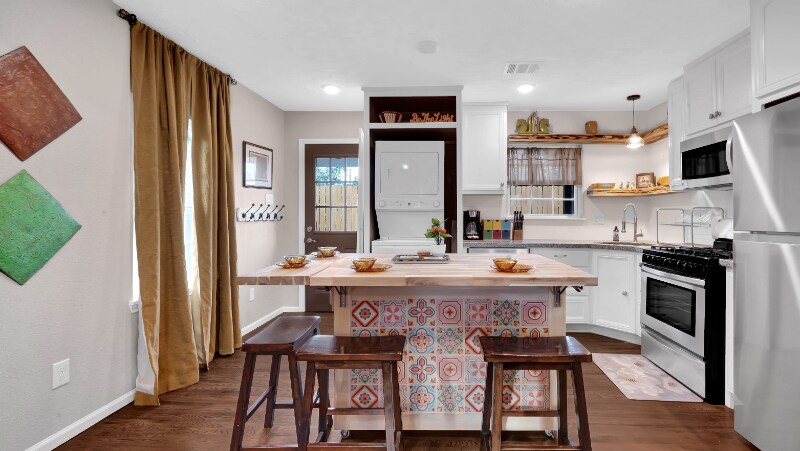 7913 Roswell St, Houston, TX 77022 | Apartments.com