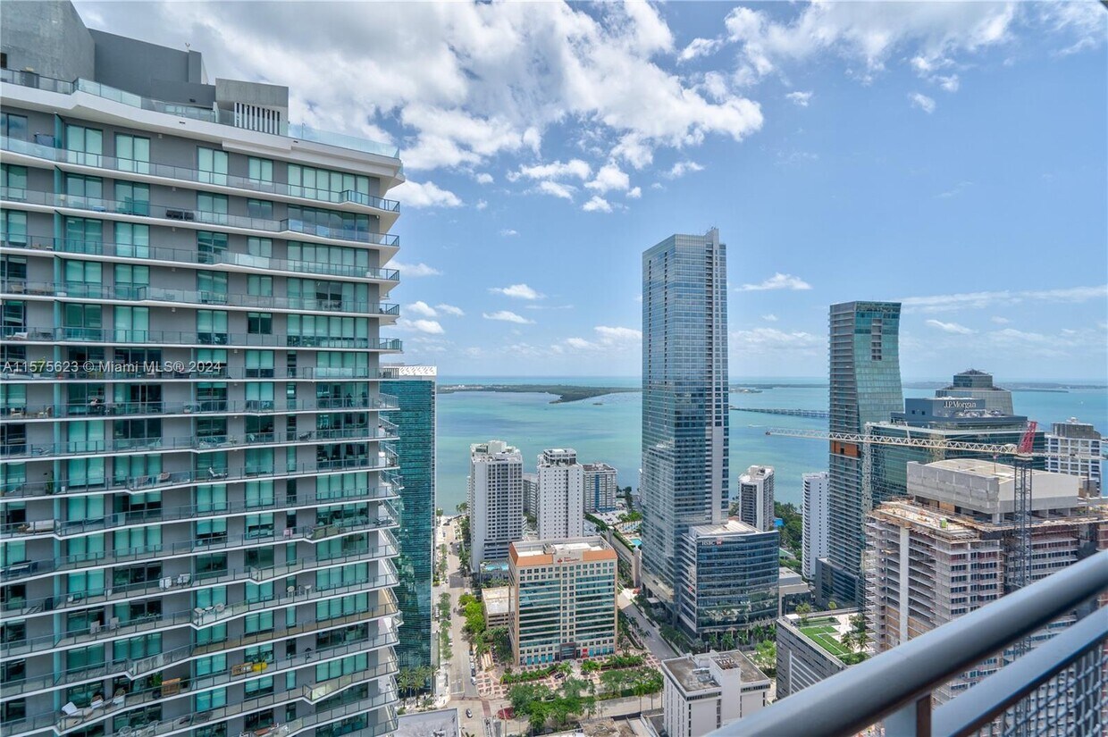 60 SW 13th St Unit 4604, Miami, FL 33130 - Room for Rent in Miami, FL ...