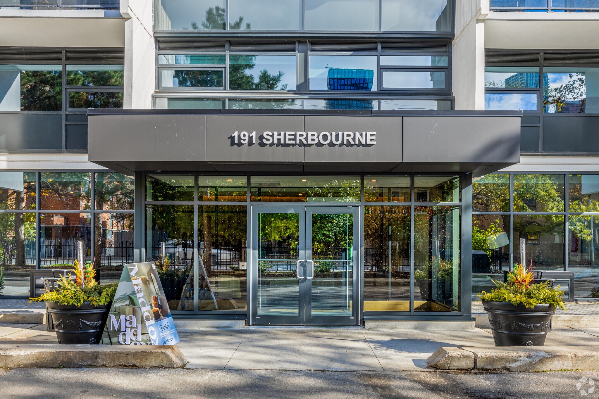 Maddox Cabbagetown Apartments - 191 Sherbourne St Toronto, ON ...