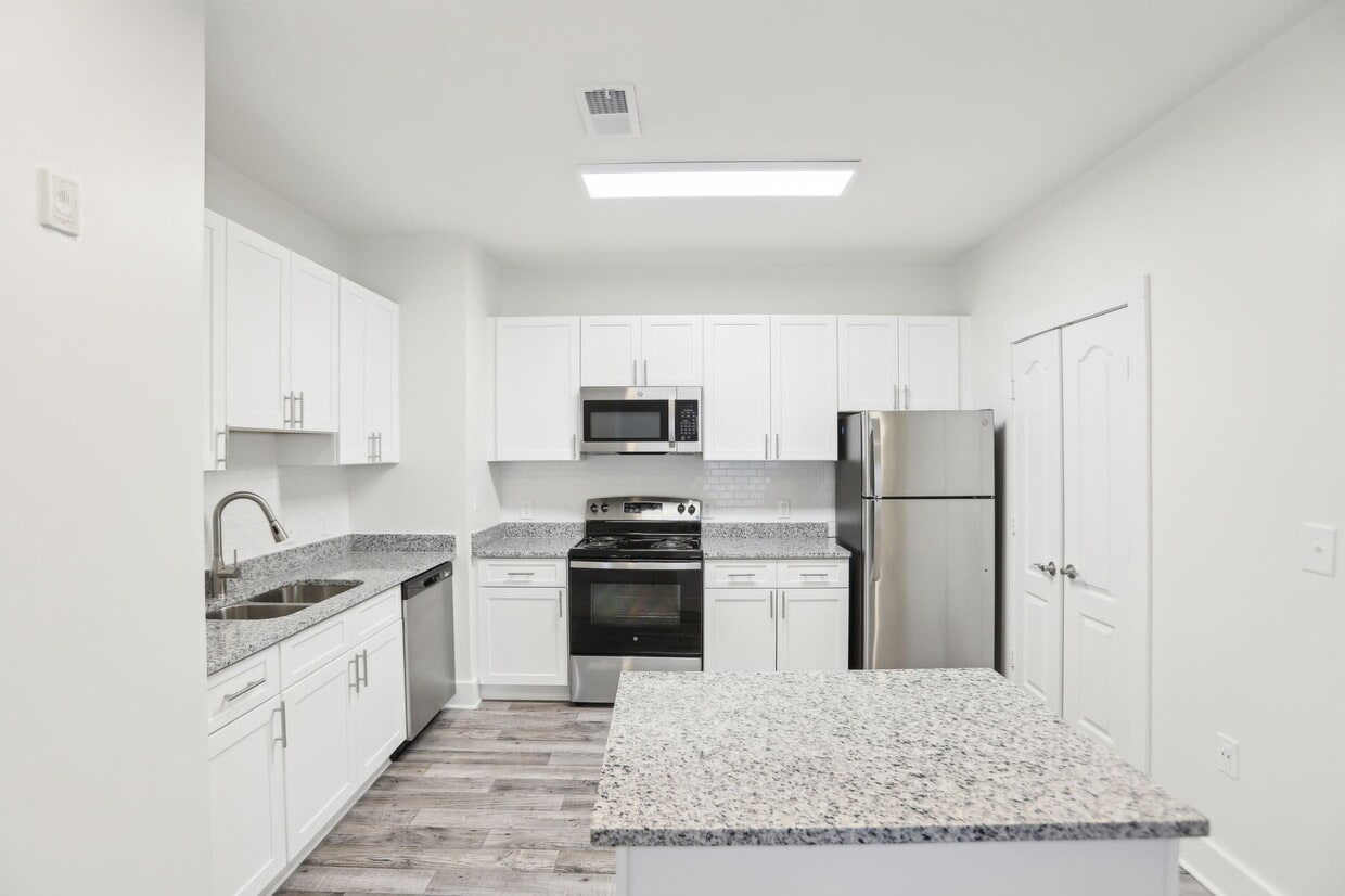 Wesley Kensington Apartments at Stonecrest - 100 Wesley Kensington Cir ...