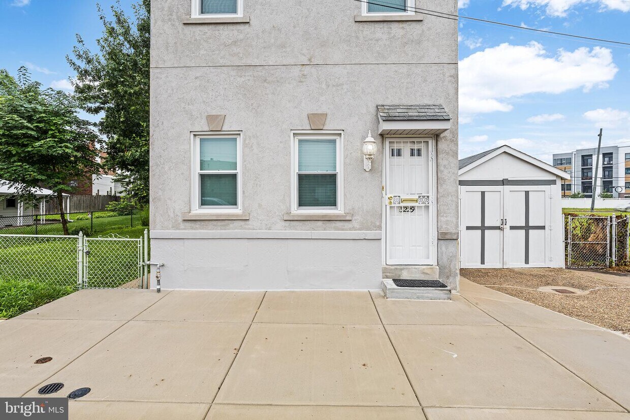 3229 S 22nd St, Philadelphia, PA 19145 - Townhome Rentals in ...