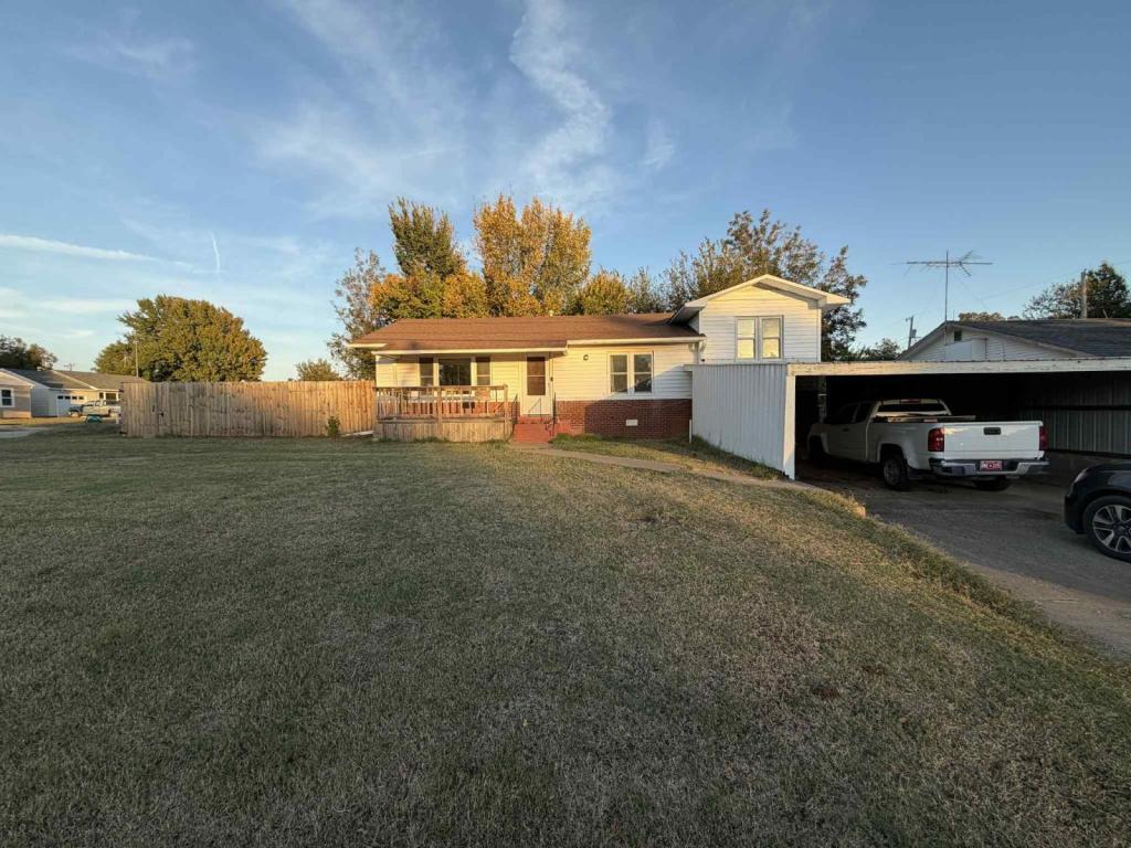 910 N 14th St, Perry, OK 73077 - House Rental in Perry, OK | Apartments.com