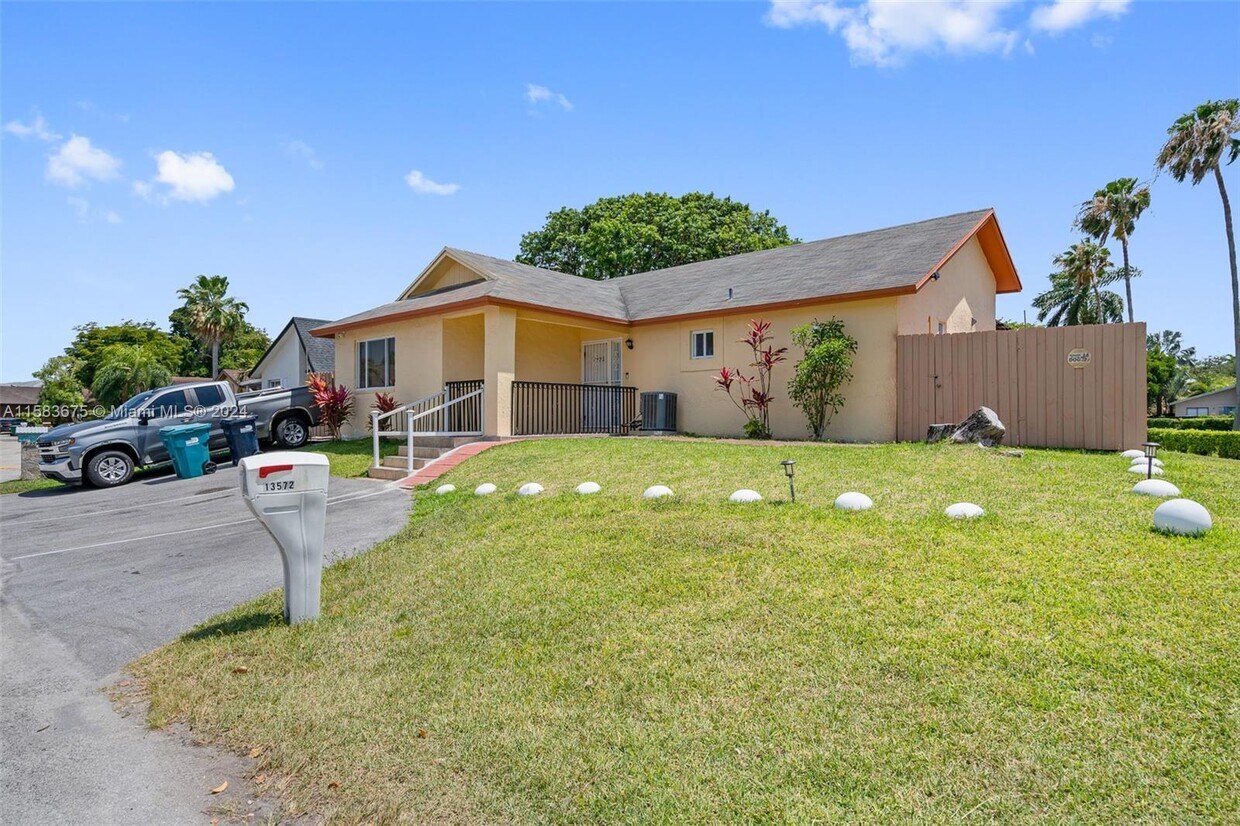 13572 SW 285Th Terrace, Homestead, FL 33033 - House Rental in Homestead ...