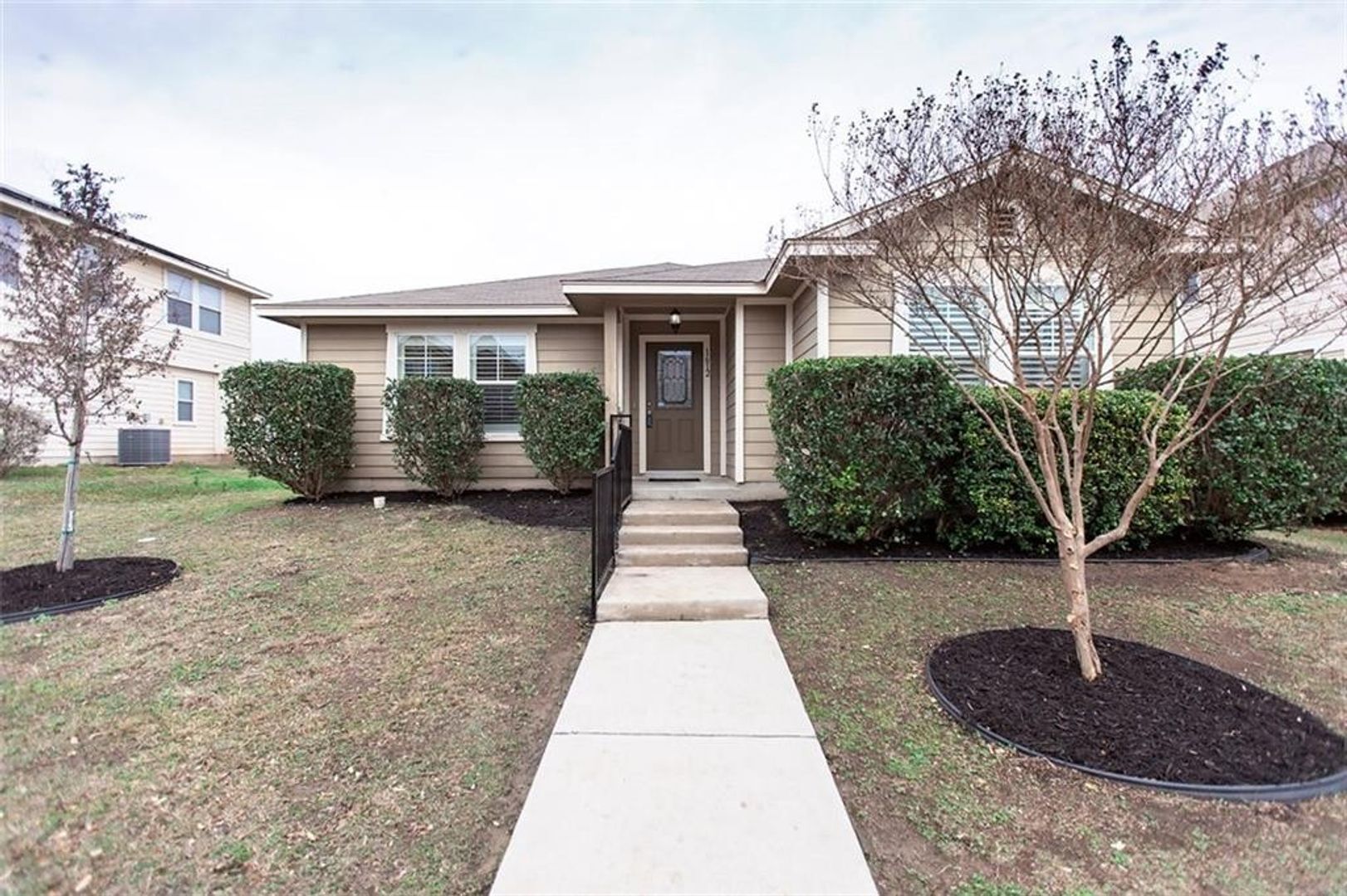 33 Roundville Ln Round Rock Tx 78664null