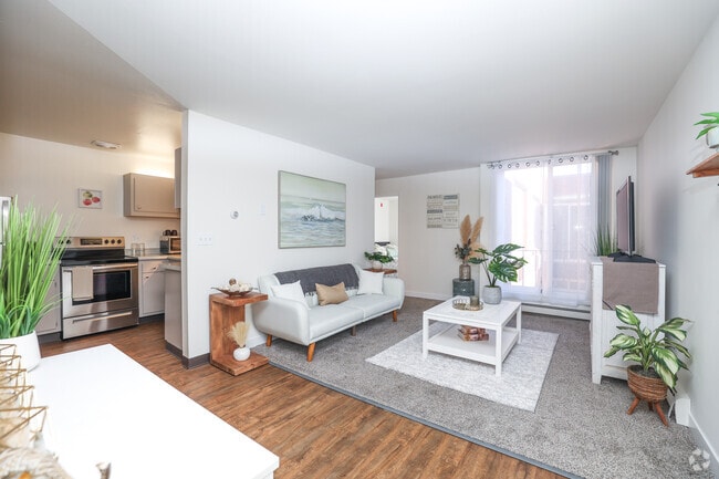 Murray Hill Apartments for Rent with Extra Storage - Milwaukee, WI ...