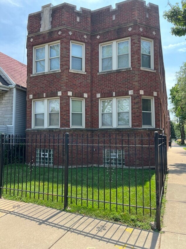 8735 S Langley Ave, Chicago, IL 60619 - House Rental in Chicago, IL ...