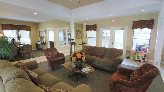 The Columns at Lake Ridge Apartments - Dunwoody, GA | Apartments.com