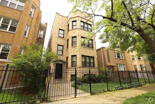 West Rogers Park Gated Apartments for Rent - Chicago, IL - 17 Rentals ...
