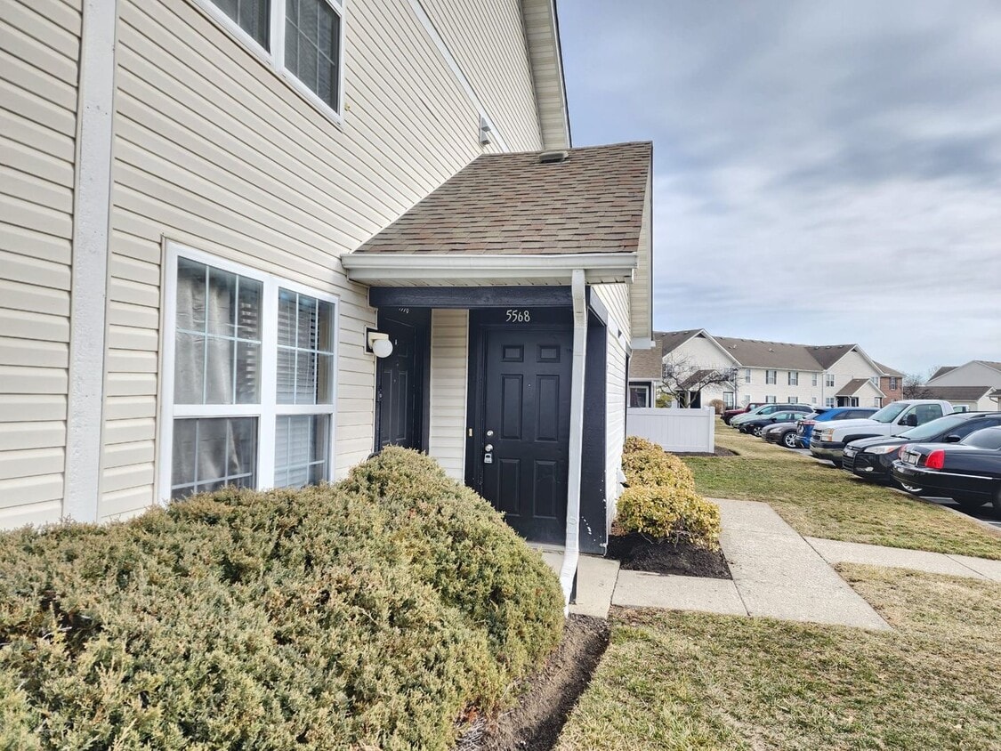 5568 Garden Ridge, Columbus, OH 43228 - Condo for Rent in Columbus, OH ...