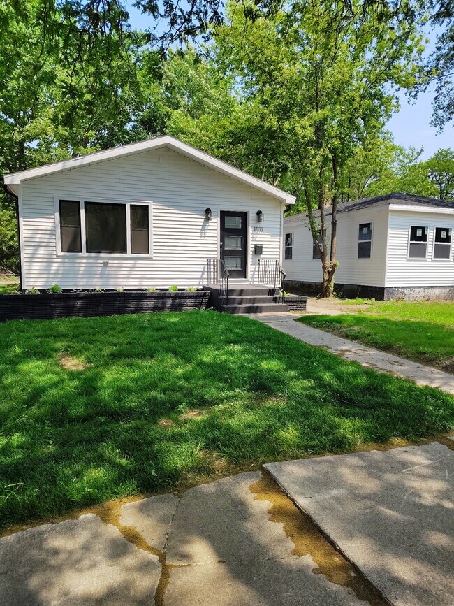 Midtown Gary Apartments for Rent with Wheelchair Access - Gary, IN ...