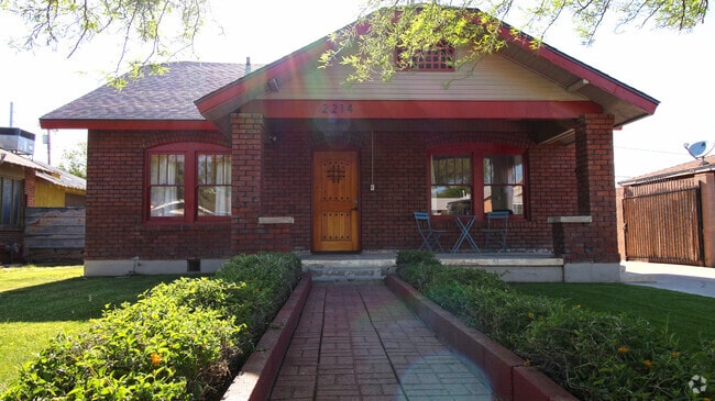 Coronado Historic District Apartments for Rent with a Swimming Pool ...