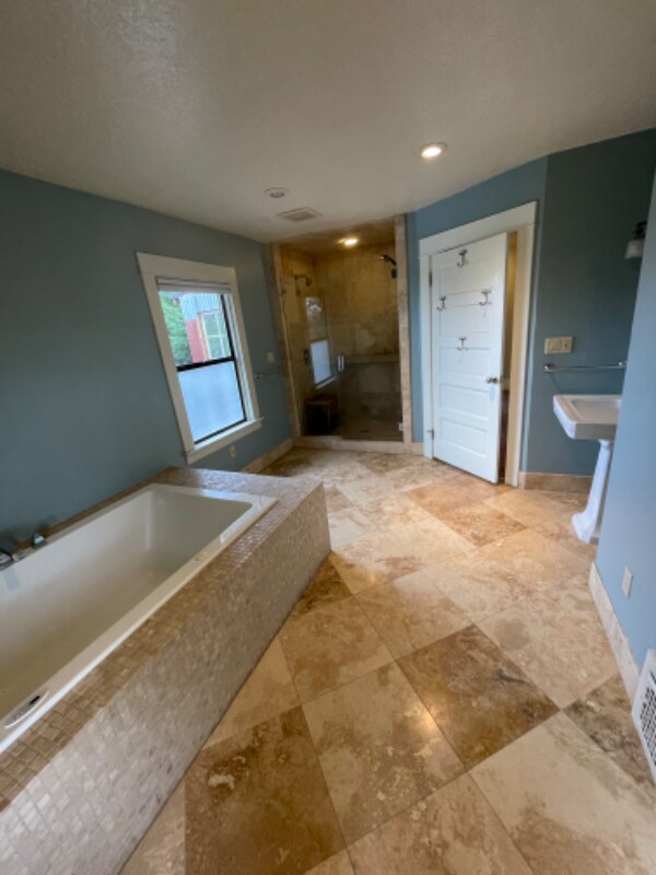 6907 N Montana Ave Unit Upper, Portland, OR 97217 | Apartments.com