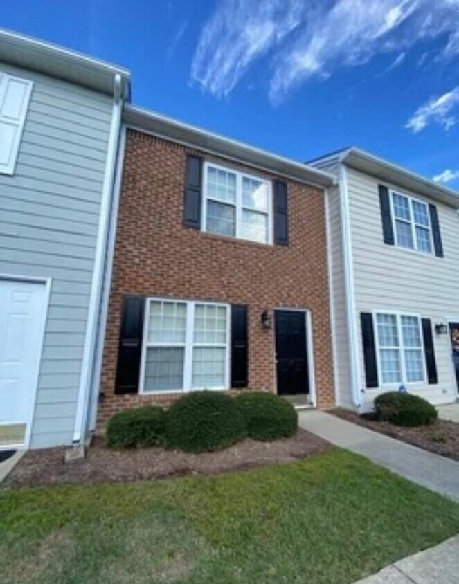 17 Cheltenham Dr, Clayton, NC 27520 - Townhouse for Rent in Clayton, NC | Apartments.com