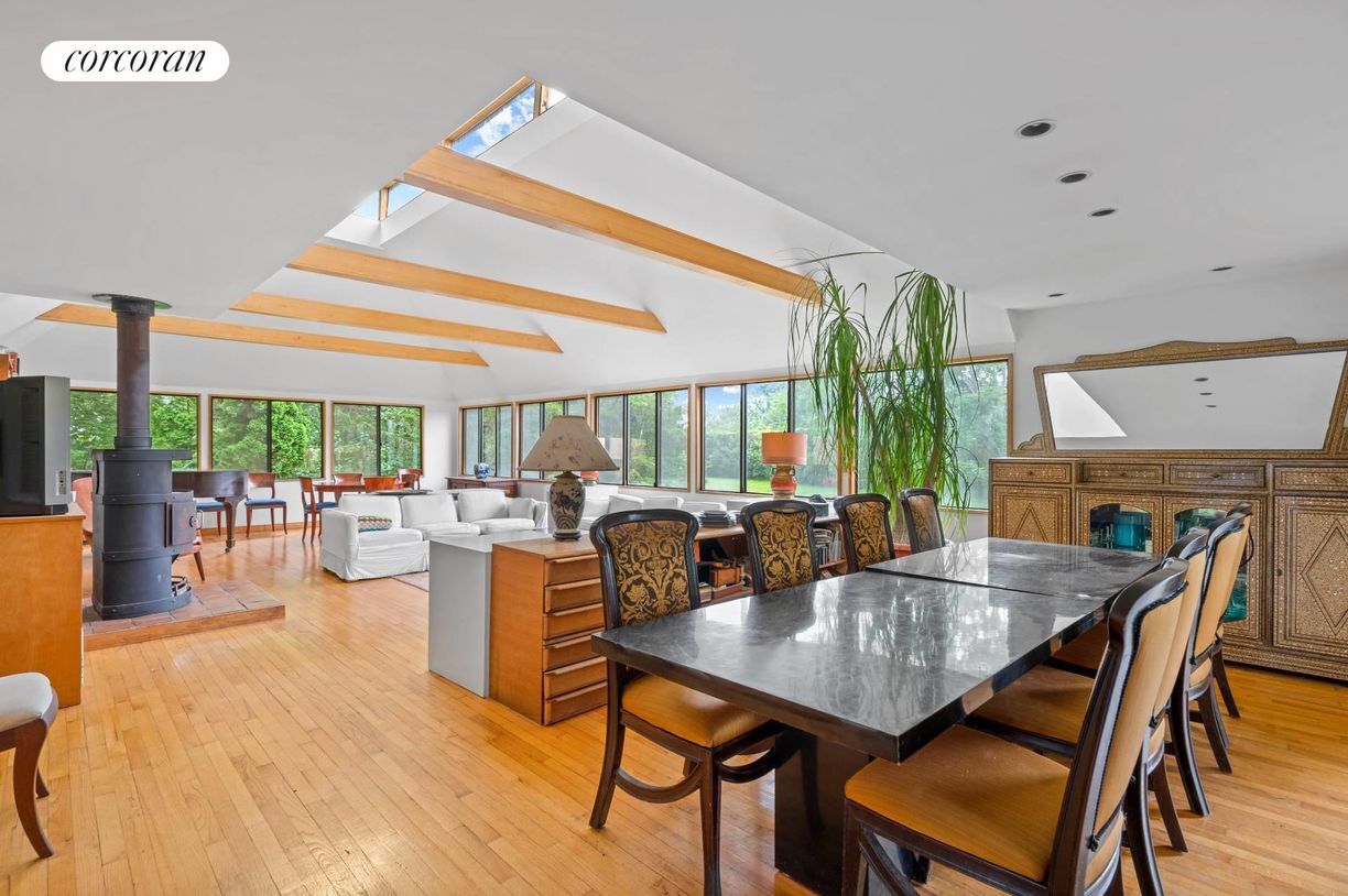 38 Pauls Ln, Water Mill, NY 11976 | Apartments.com