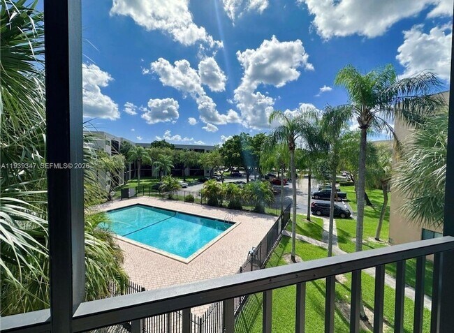 Apartments for Rent with Hardwood Floors in Calusa Point, Miami ...