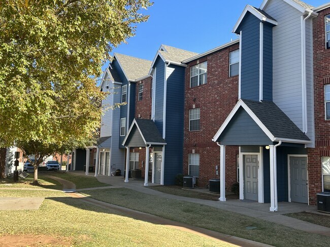 Apartments for Rent with Hardwood Floors in Twin Oaks, Edmond ...