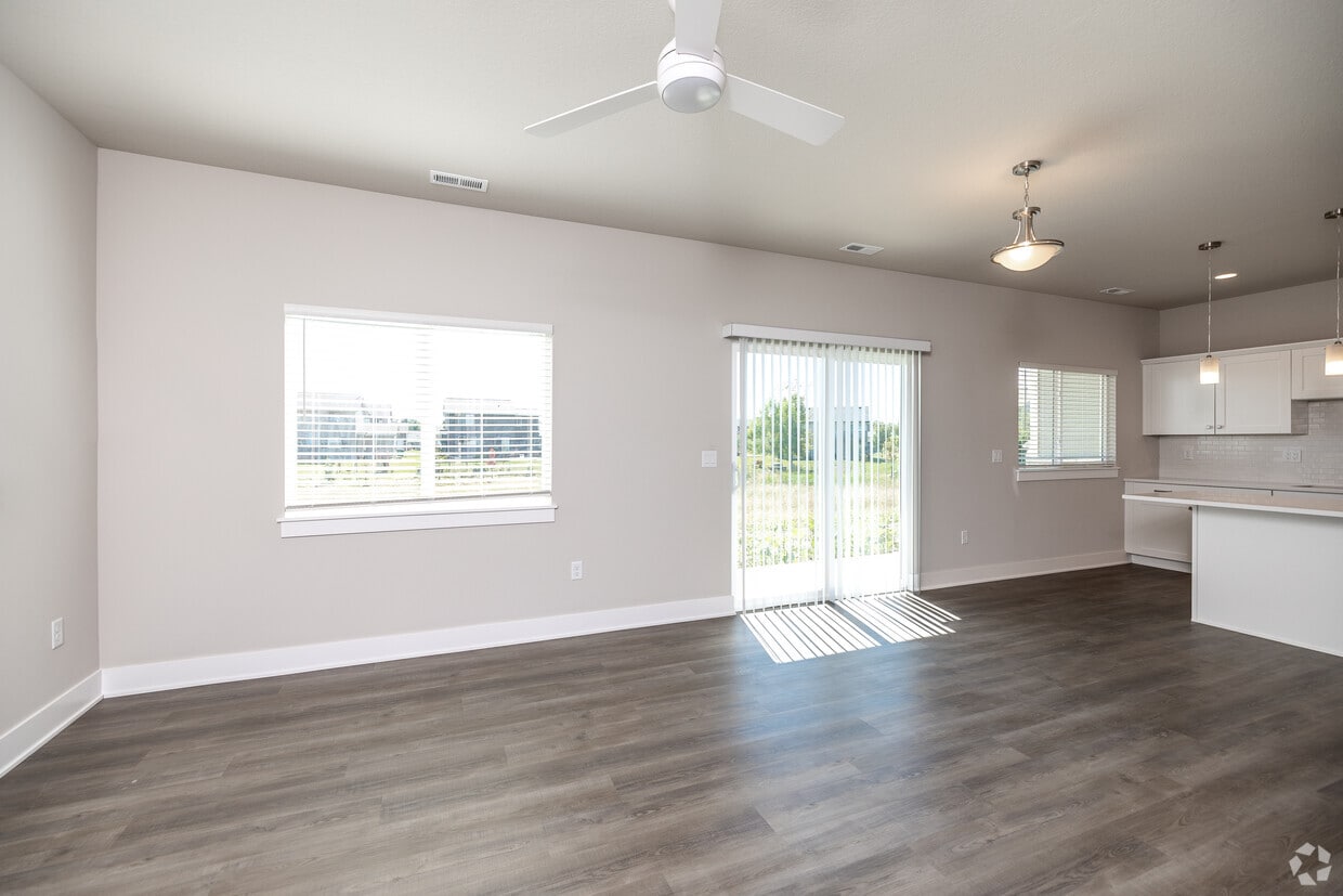 James Point Luxury Townhomes - 184 Nw 25th Ct Grimes, IA 50111 ...