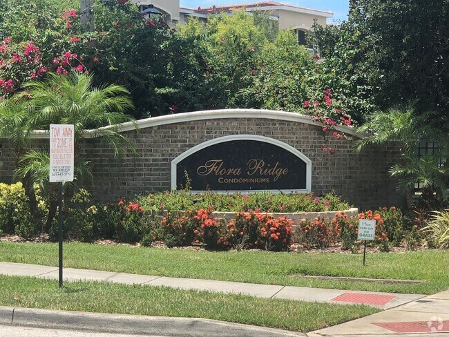 Oakcrest At Stonefield Apartments for Rent with a Swimming Pool ...