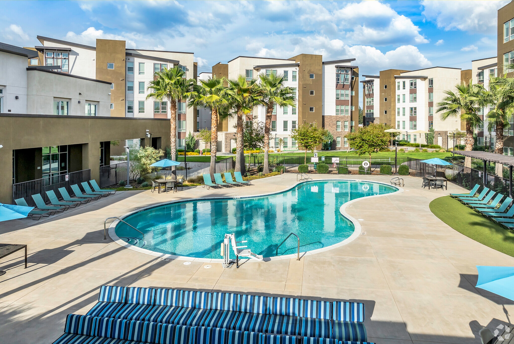 The Crossings Student Apartments - 2920 Ramona Ave Sacramento, CA 95826 ...