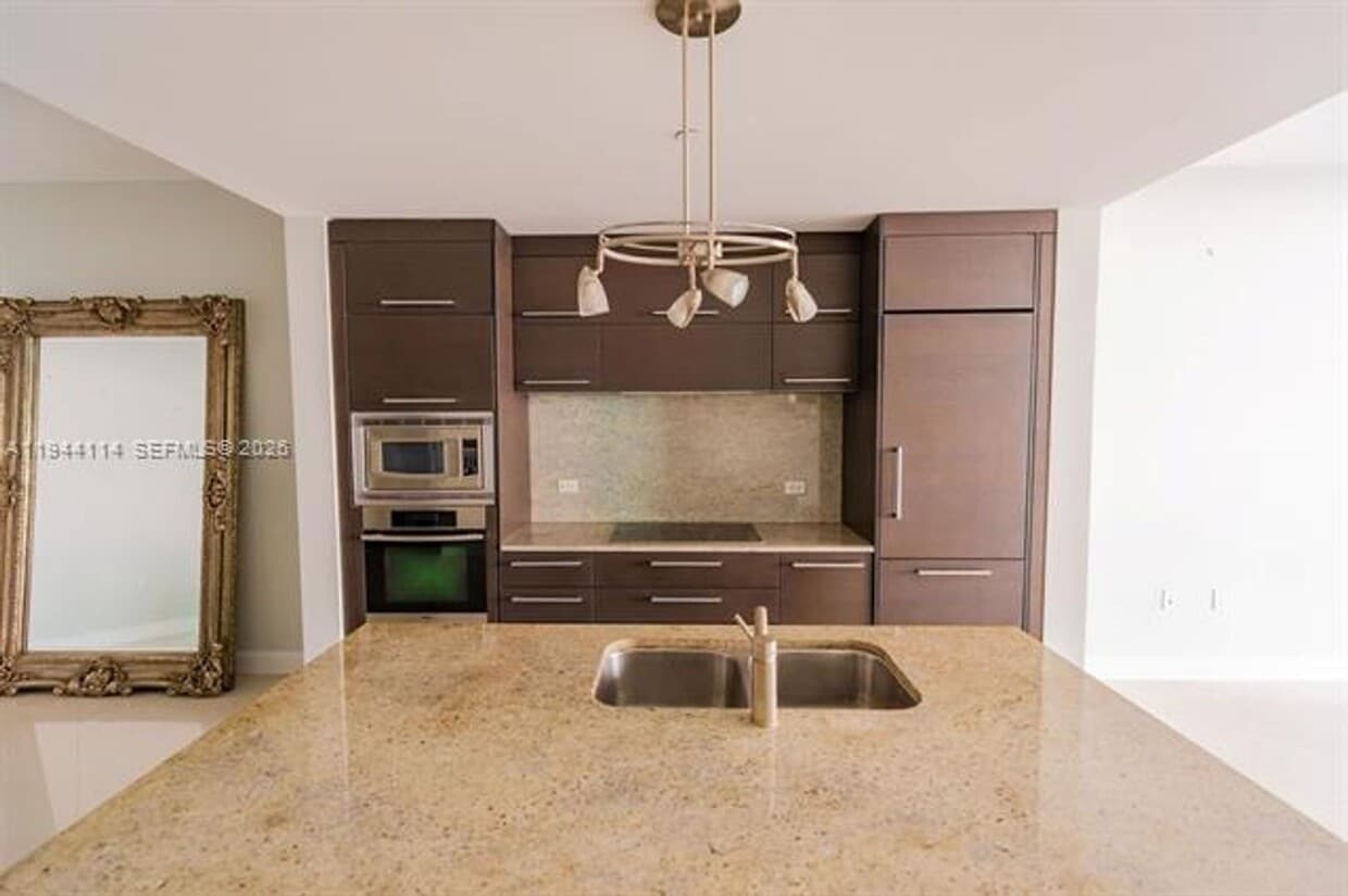 900 Biscayne Blvd Unit 900 Biscayne Blvd 2705, Miami, FL 33132 - Room ...